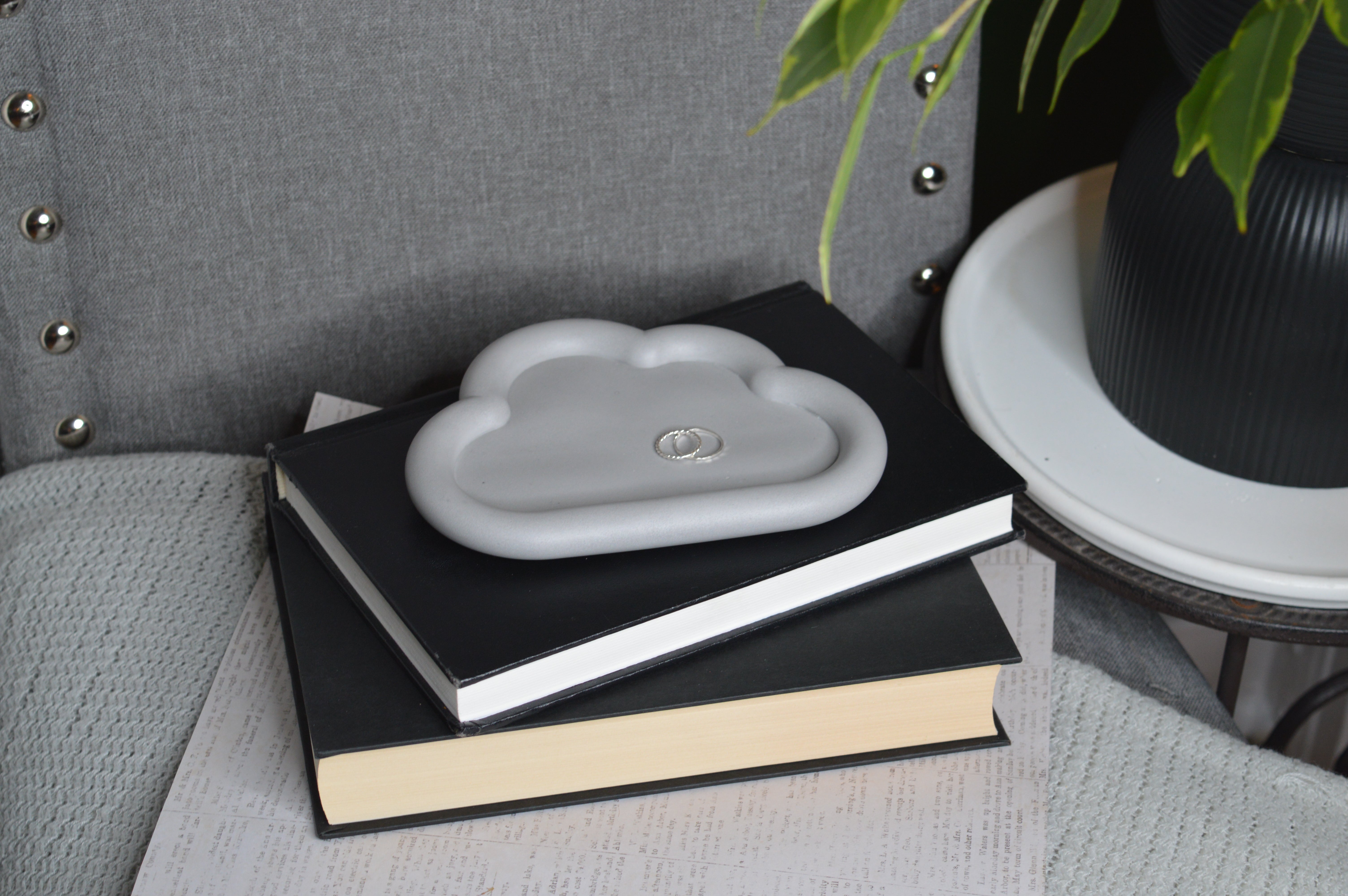 Cloud Tray – Hidden Moon